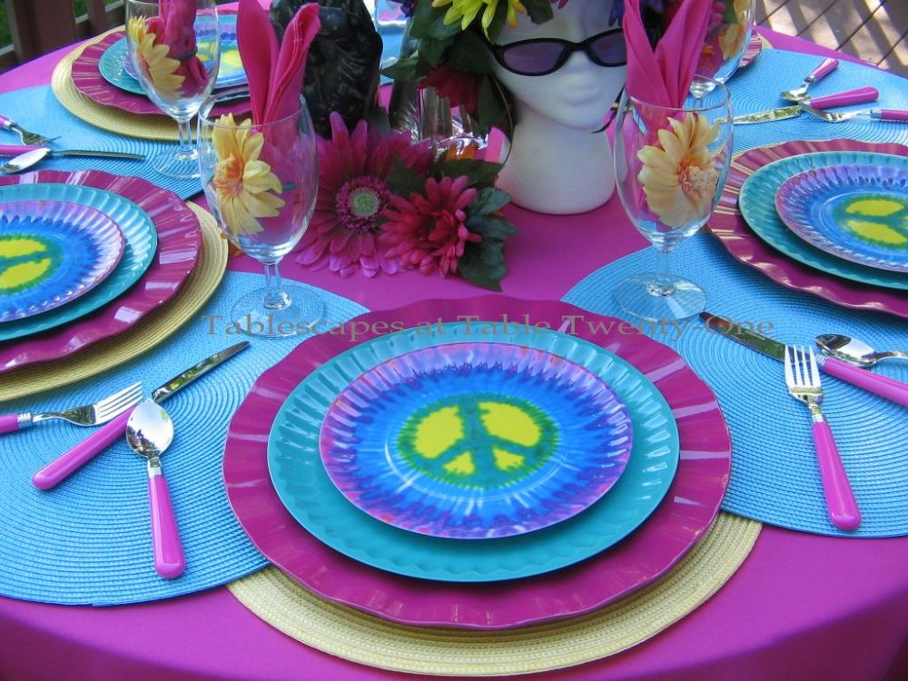 Give Peace a Chance – Retro Tablescape | Tablescapes at Table /Twenty-One