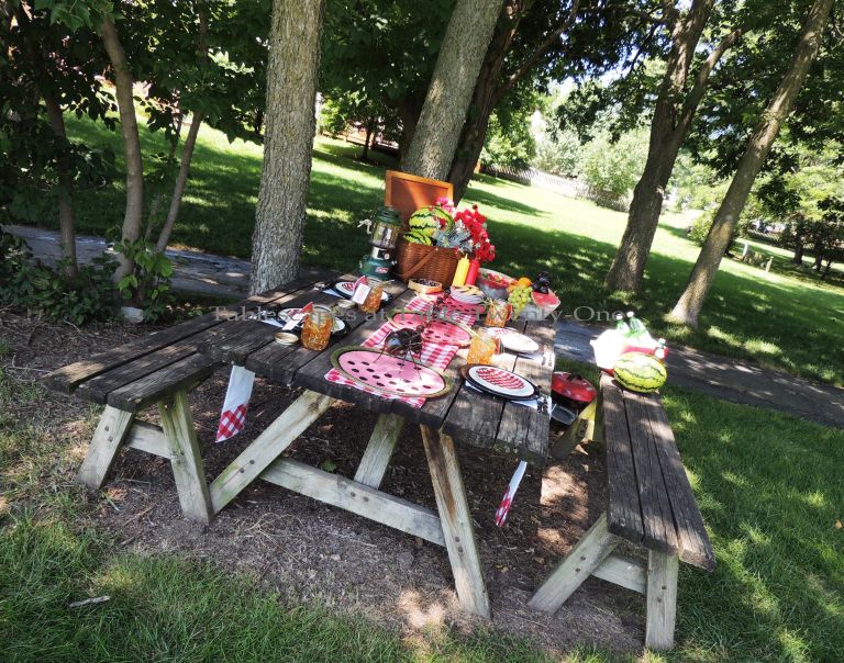 Picnic Ants | Tablescapes at Table /Twenty-One