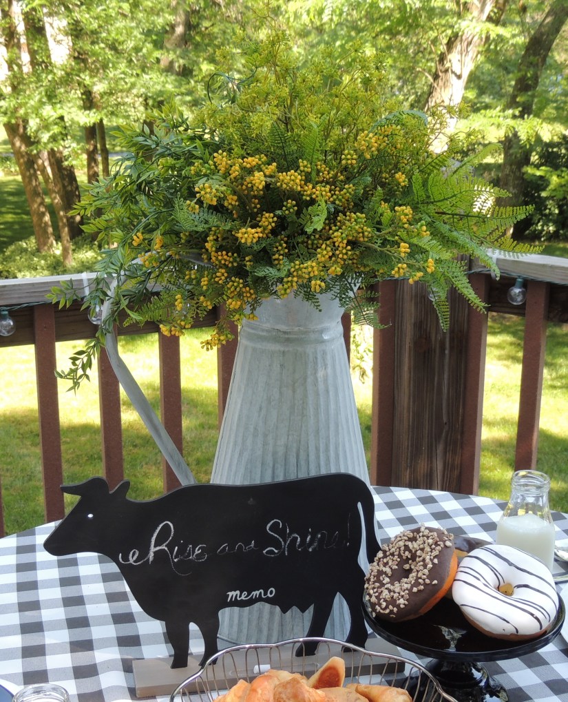 Black & White Barnyard Breakfast | Tablescapes at Table /Twenty-One