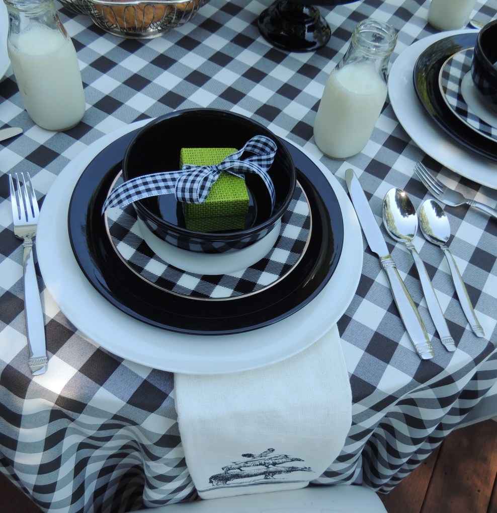 Black & White Barnyard Breakfast | Tablescapes at Table /Twenty-One